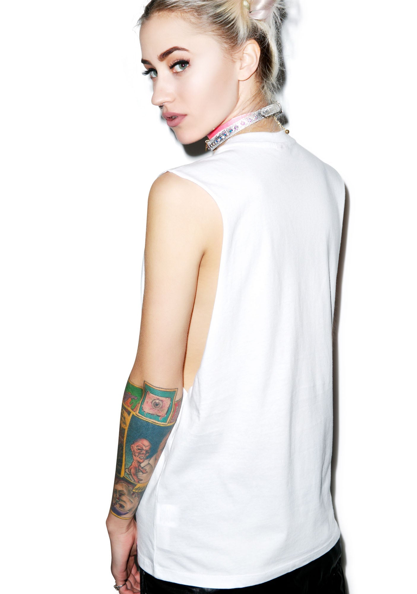 The World Is Mob Muscle Tee - Black – Dolls Kill