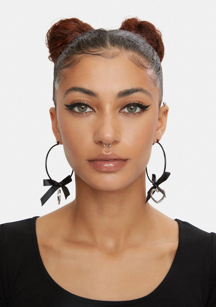 Heart Charm Bow Hoops - Black – Dolls Kill