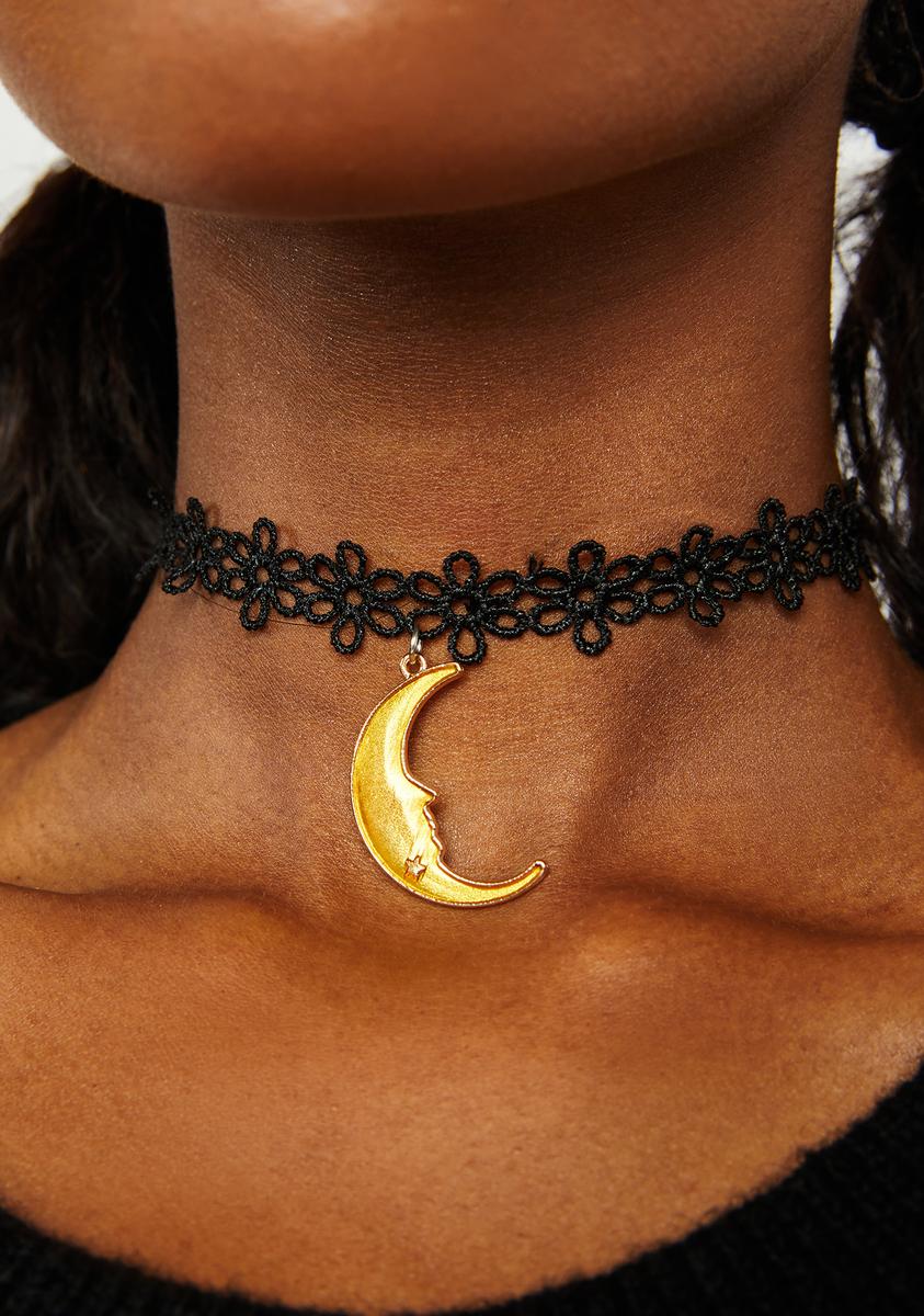 Floral Lace Star Cutout Moon Pendant Choker Gold – Dolls Kill