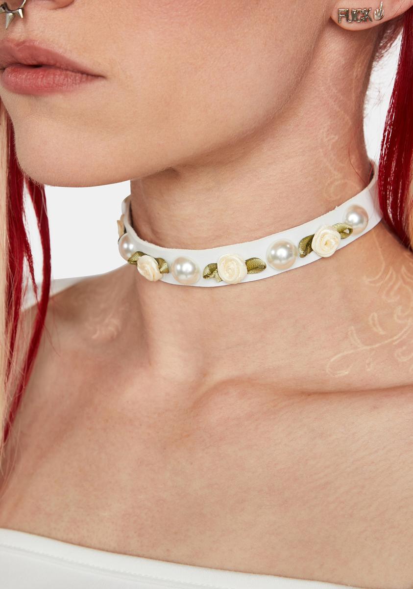 Pearl And Rose Choker - White – Dolls Kill