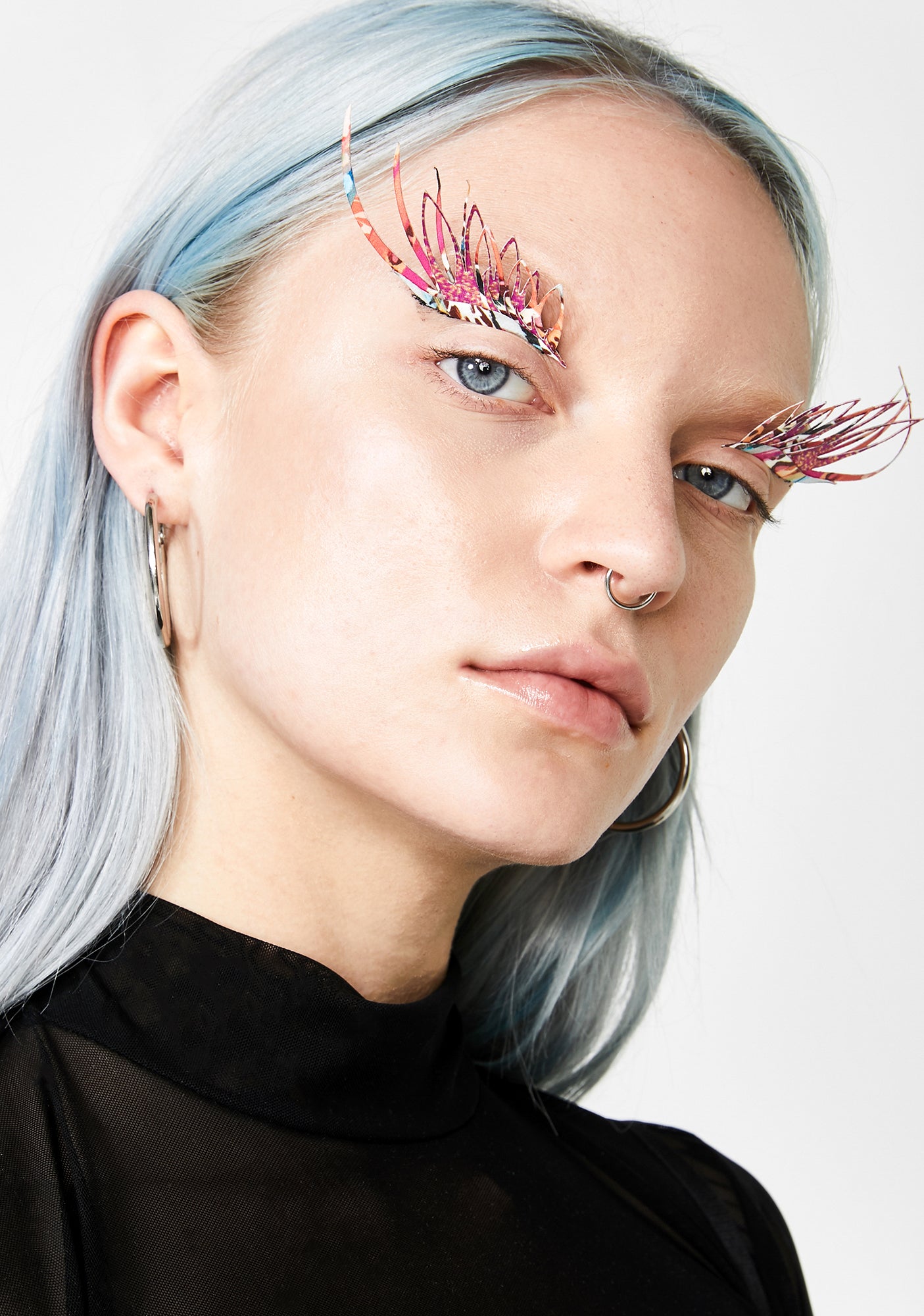 Fuschia Lashes – Dolls Kill