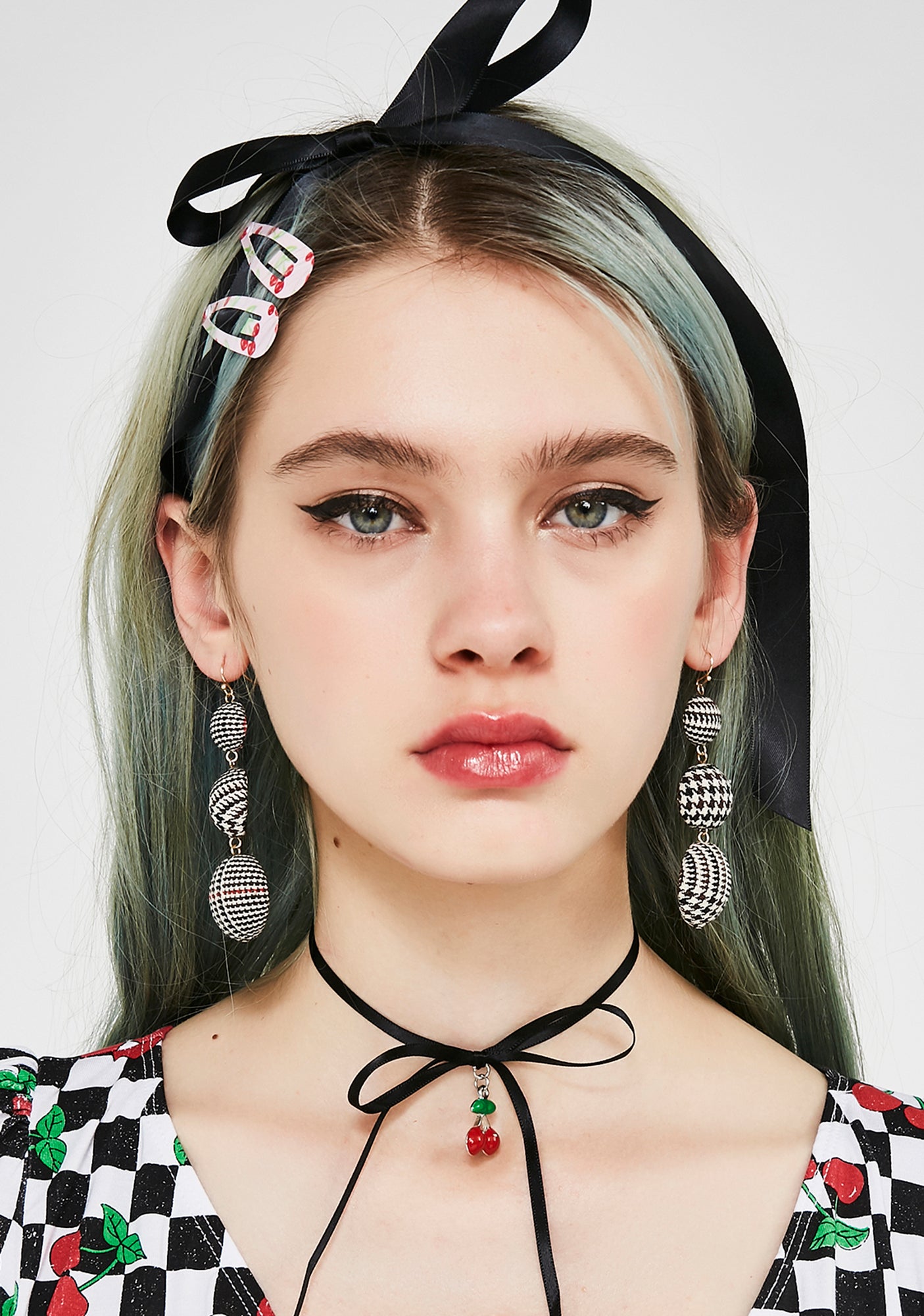 Very Proper Houndstooth Earrings – Dolls Kill