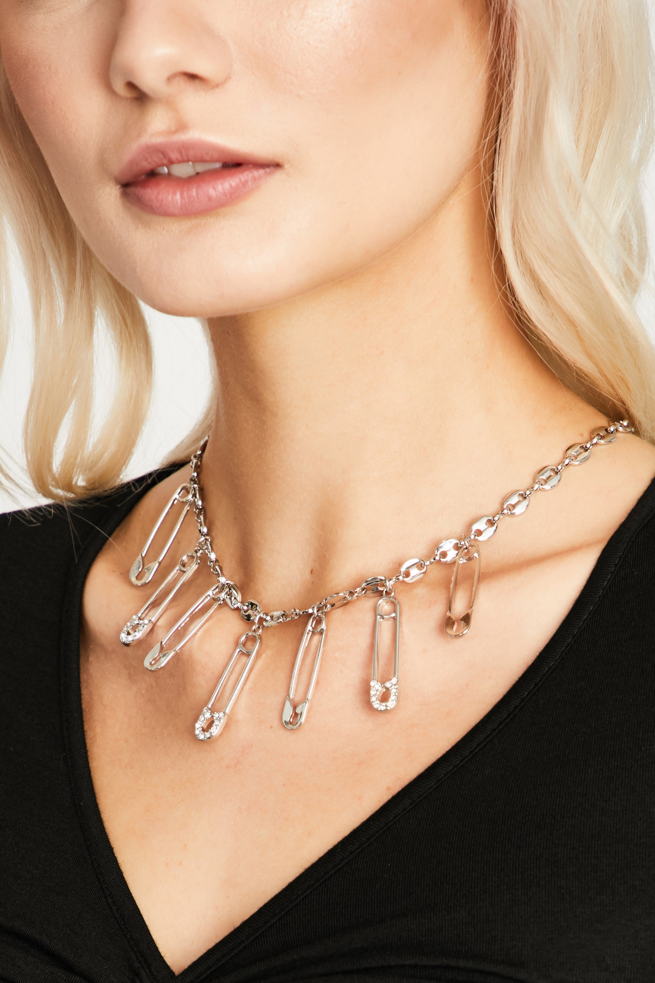 Safety Pin Pendant Chain Necklace – Dolls Kill