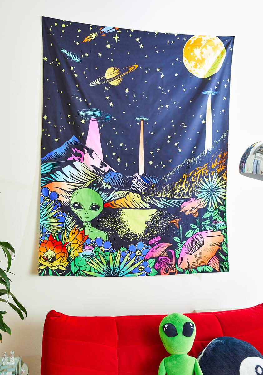 Dolls Home Trippy Alien Print Wall Tapestry - Rainbow – Dolls Kill