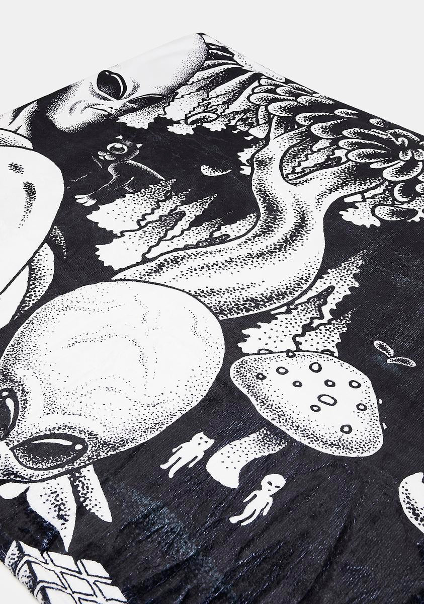 RIPNDIP Fleece Alien Blanket - Black/White – Dolls Kill