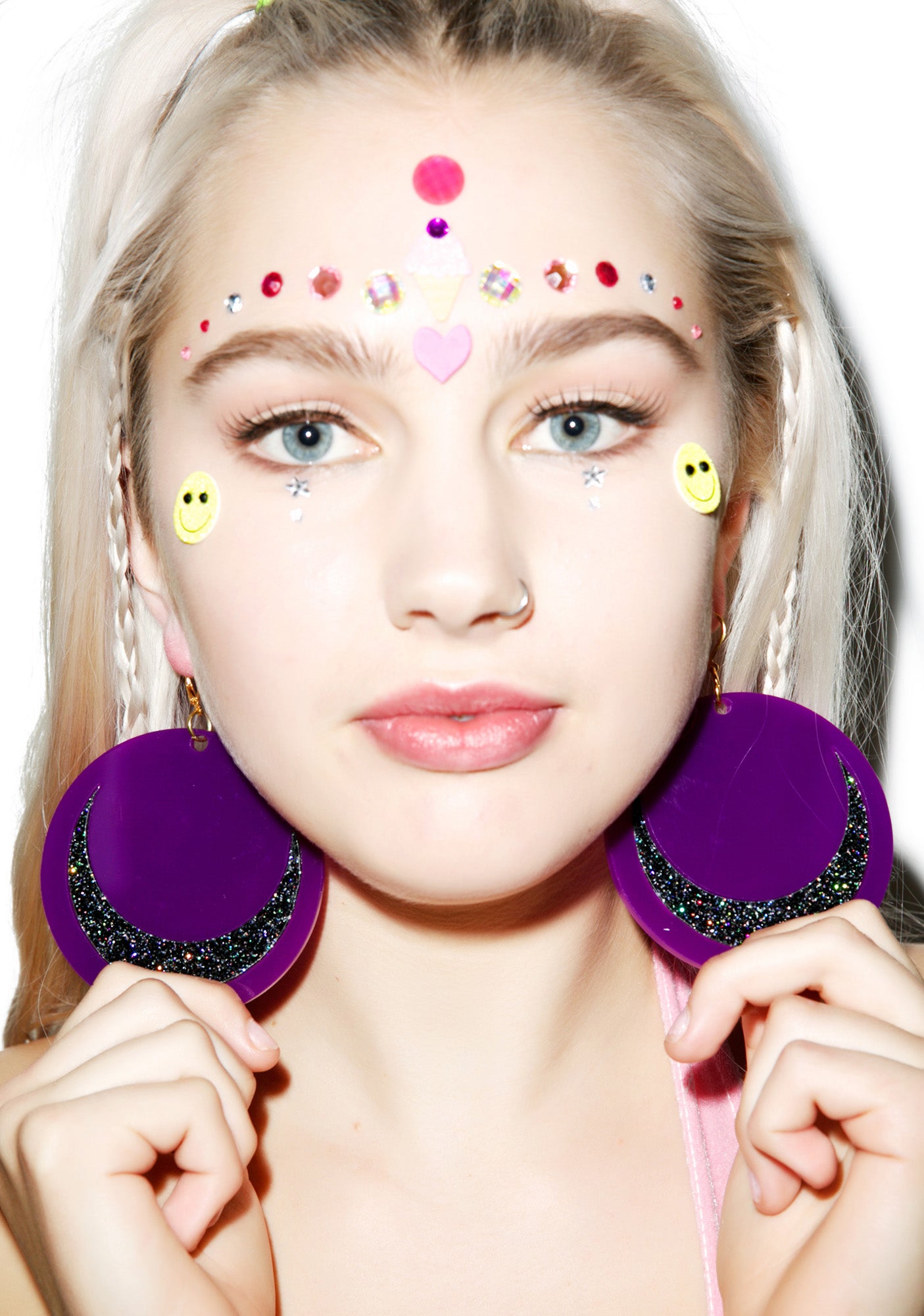 Luna Moon's Instagram, Twitter & Facebook on IDCrawl