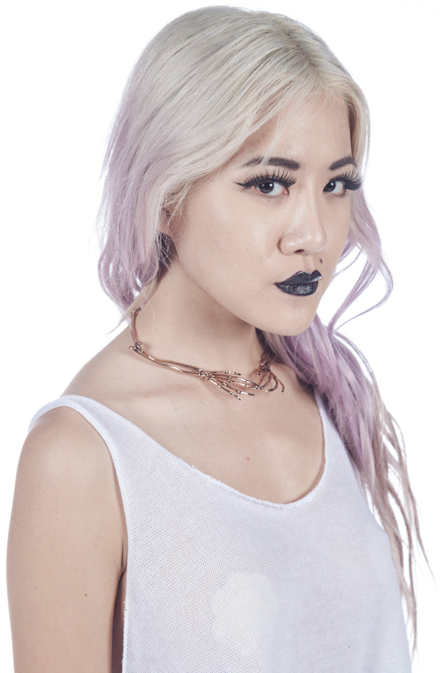 Rose Gold Plated Skeleton Hands Necklace – Dolls Kill