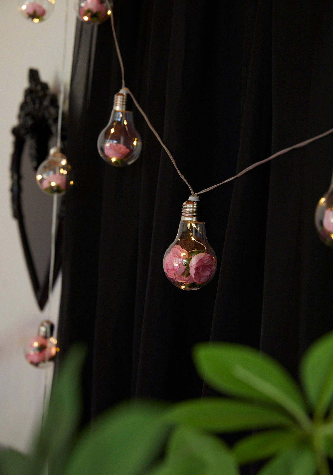 Dolls Home Flower Light Bulb String Lights - Pink – Dolls Kill