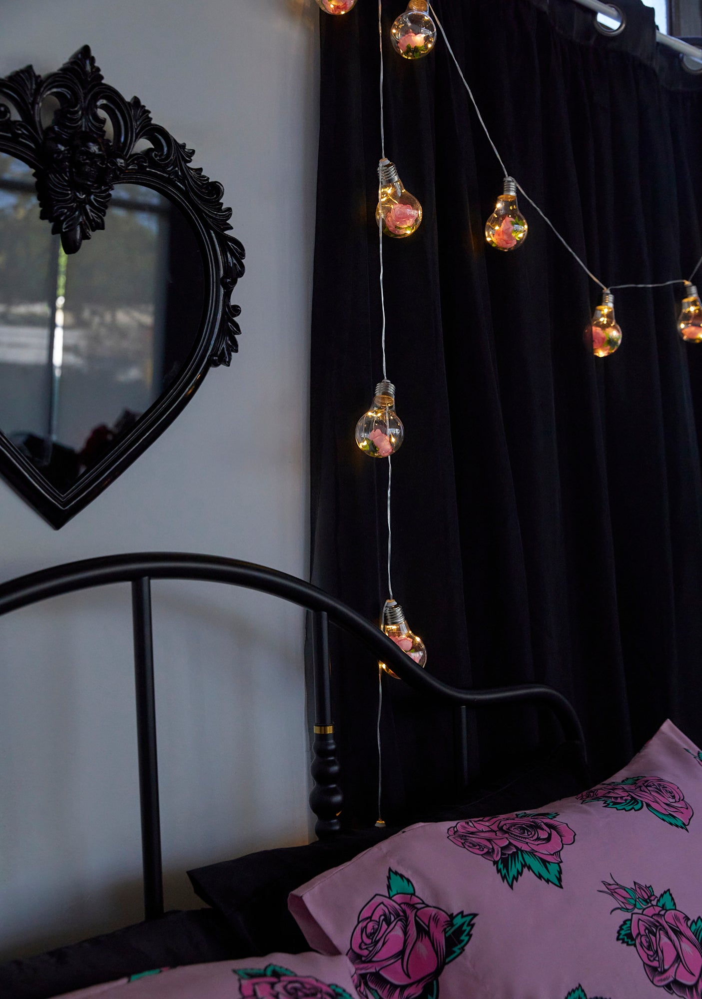 Dolls Home Flower Light Bulb String Lights - Pink – Dolls Kill