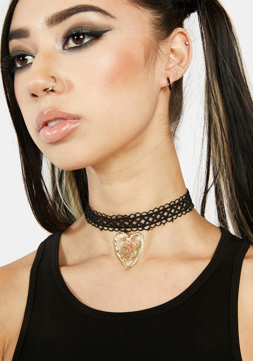 Lace Choker With Flower Heart Resin Charm - Black – Dolls Kill